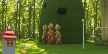 In the Night Garden - Season 1 - Catch the Ninky Nonk, Tombliboos