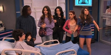 Victorious - Season 2 - Tori Gets Stuck